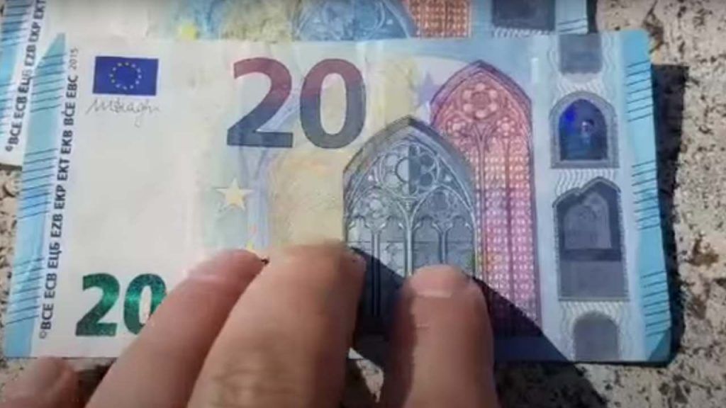 Banconota da 20 euro falsa, ecco come distinguerla